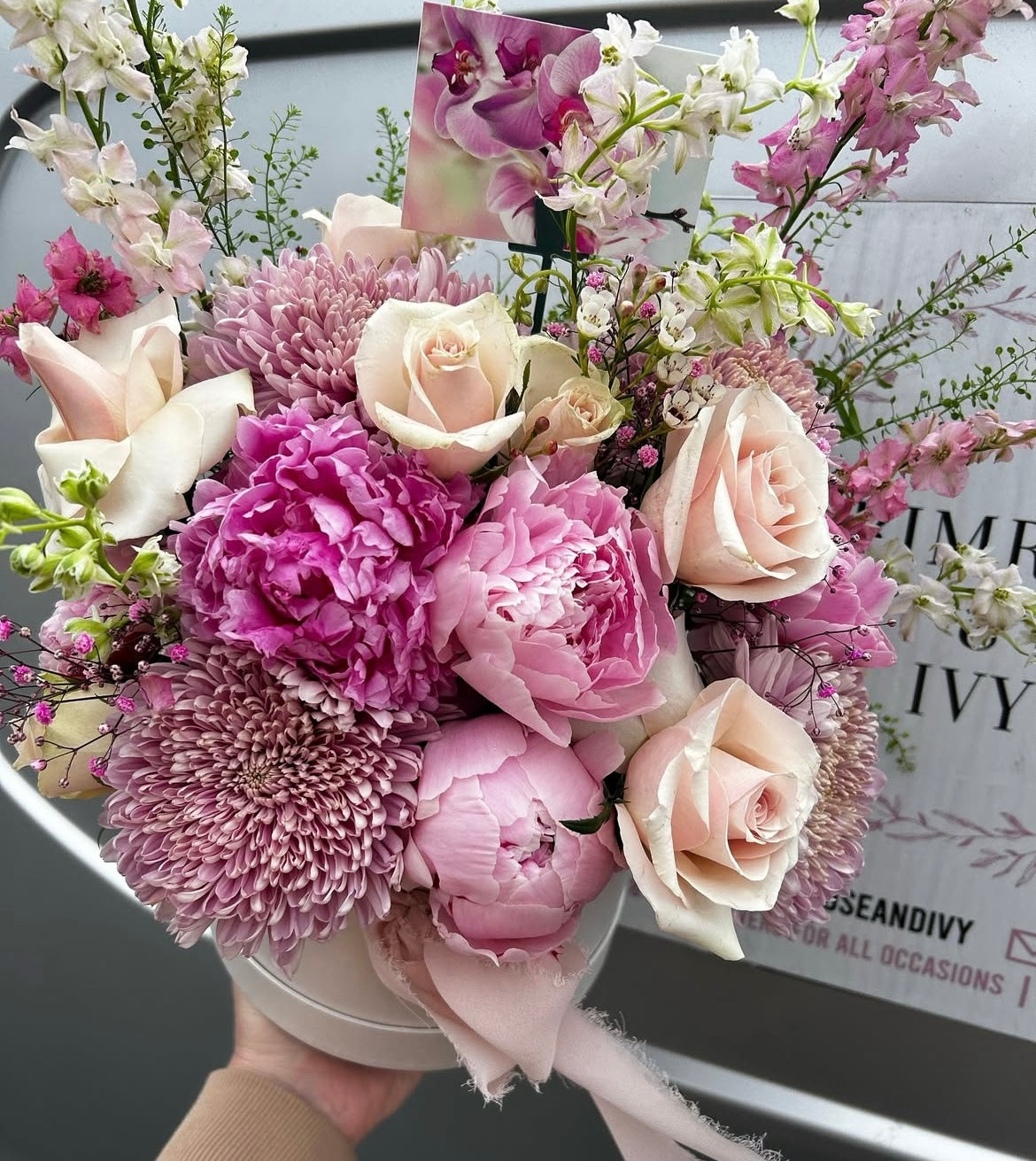 Fresh Flower Box – Primrose and Ivy